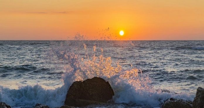 Bãi đá Ông Địa - kì bí và tuyệt diệu giữa nắng gió Phan Thiết